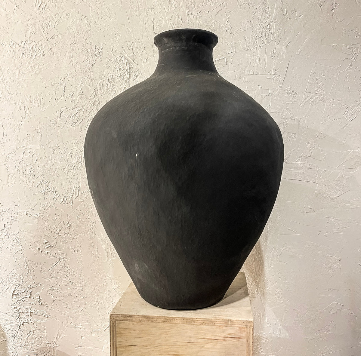 Husani Vessel | Black - Okiara